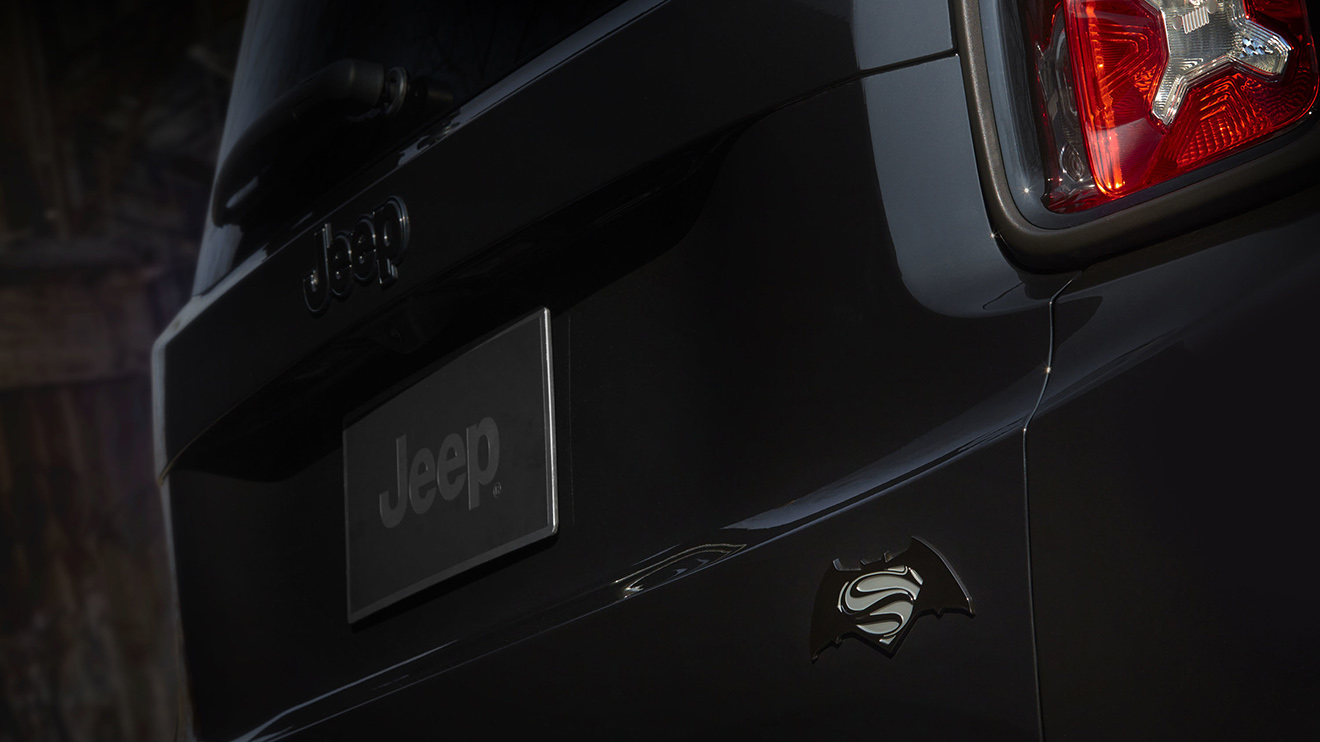Batman'e özel Jeep Renegade Dawn of Justice Special Edition [Video] - LOG