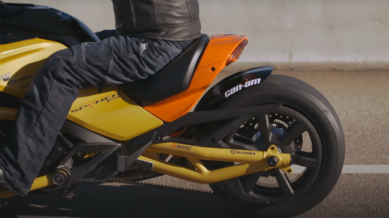 3 tekerlekli canavar: Can-Am Spyder F3 Turbo [Video] - LOG