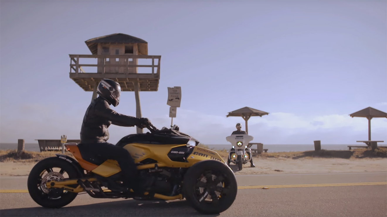 3 tekerlekli canavar: Can-Am Spyder F3 Turbo [Video] - LOG