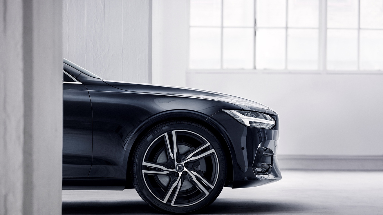 Volvo S90 ve V90 R-Design modelleri görücüye çıktı [Video] - LOG