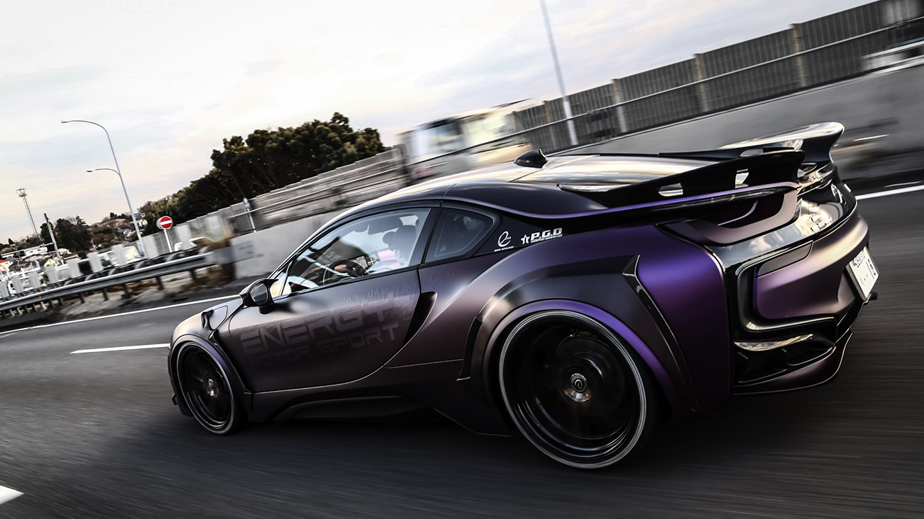 Batman'in yeni "otomobiliyle" tanışın: BMW i8 Evo Dark Knight Edition - LOG