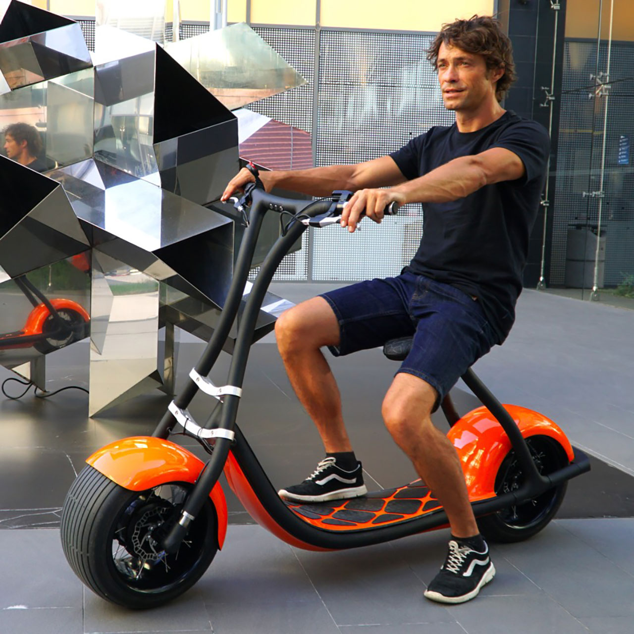 Geniş lastikli elektrikli scooter Rolley, Indiegogo'da satışa çıktı - LOG