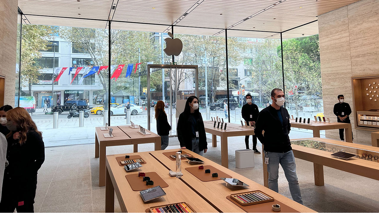 Yeni Apple Bağdat Caddesi mağazasının içi böyle görünüyor - LOG