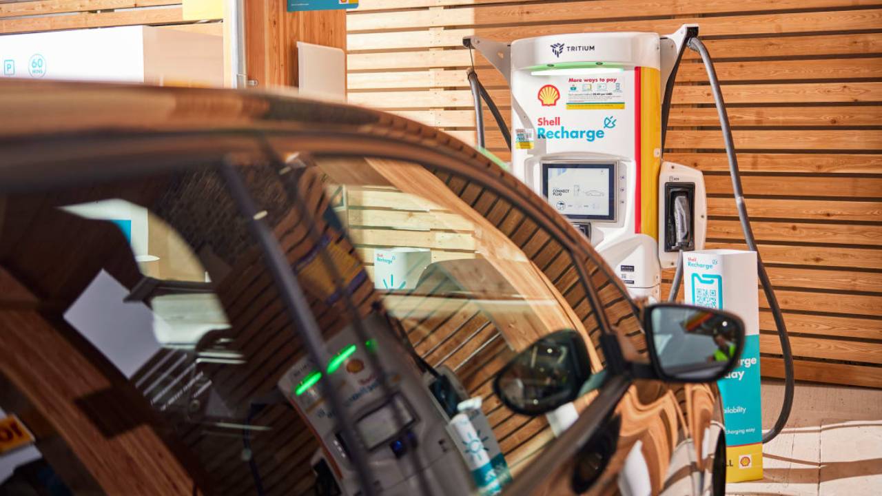 Shell, benzin istasyonunu ultra hızlı şarj noktasına çevirdi - LOG