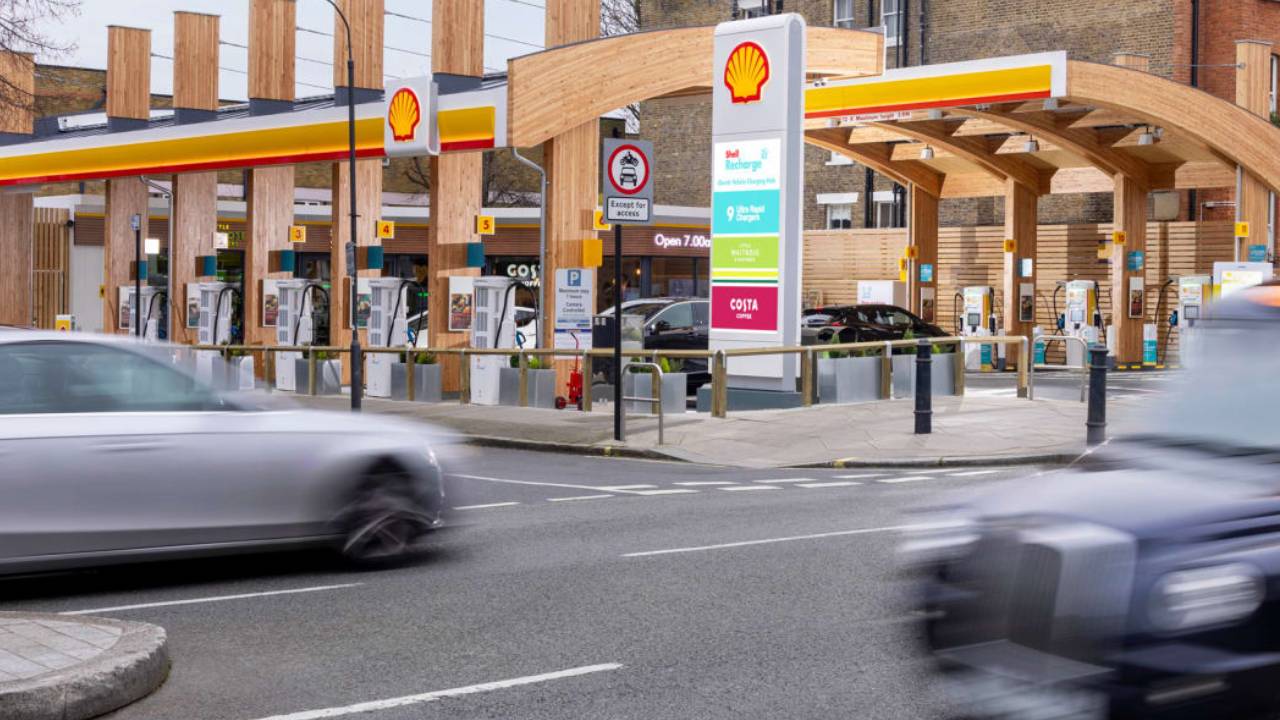 Shell, benzin istasyonunu ultra hızlı şarj noktasına çevirdi - LOG