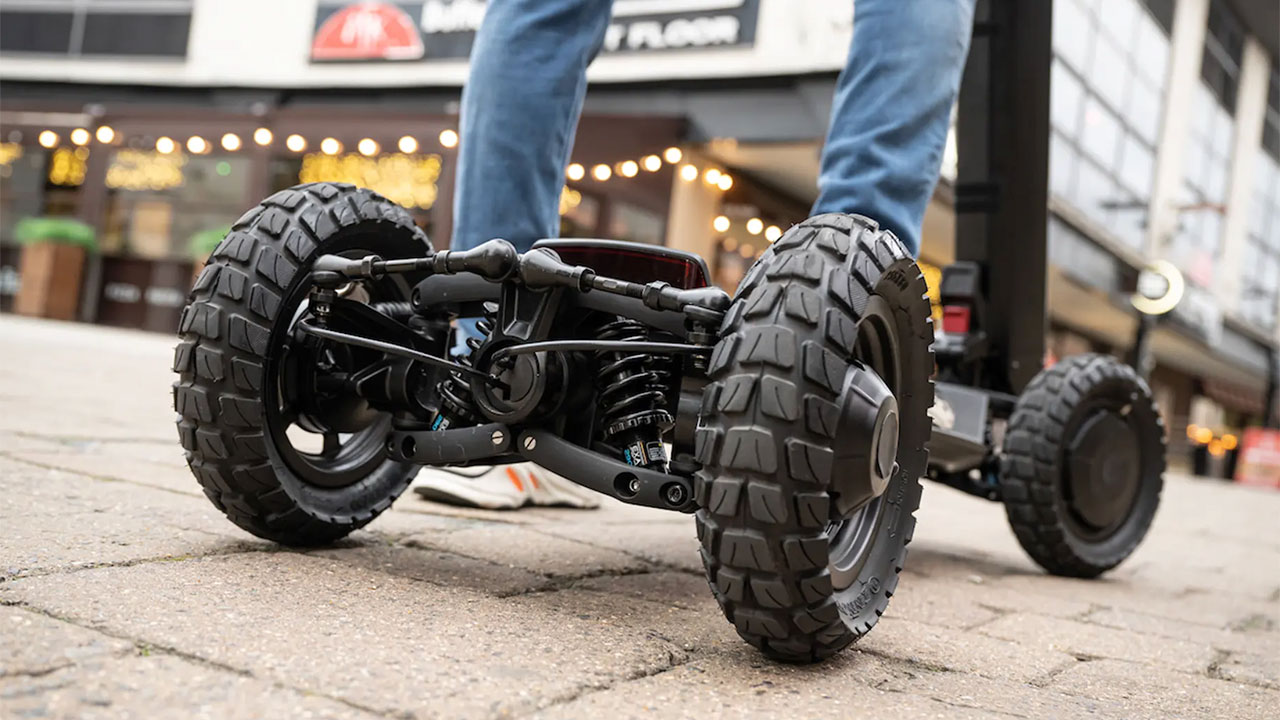 Dört tekerlekli ve iddialı elektrikli scooter: Dragonfly Hyperscooter