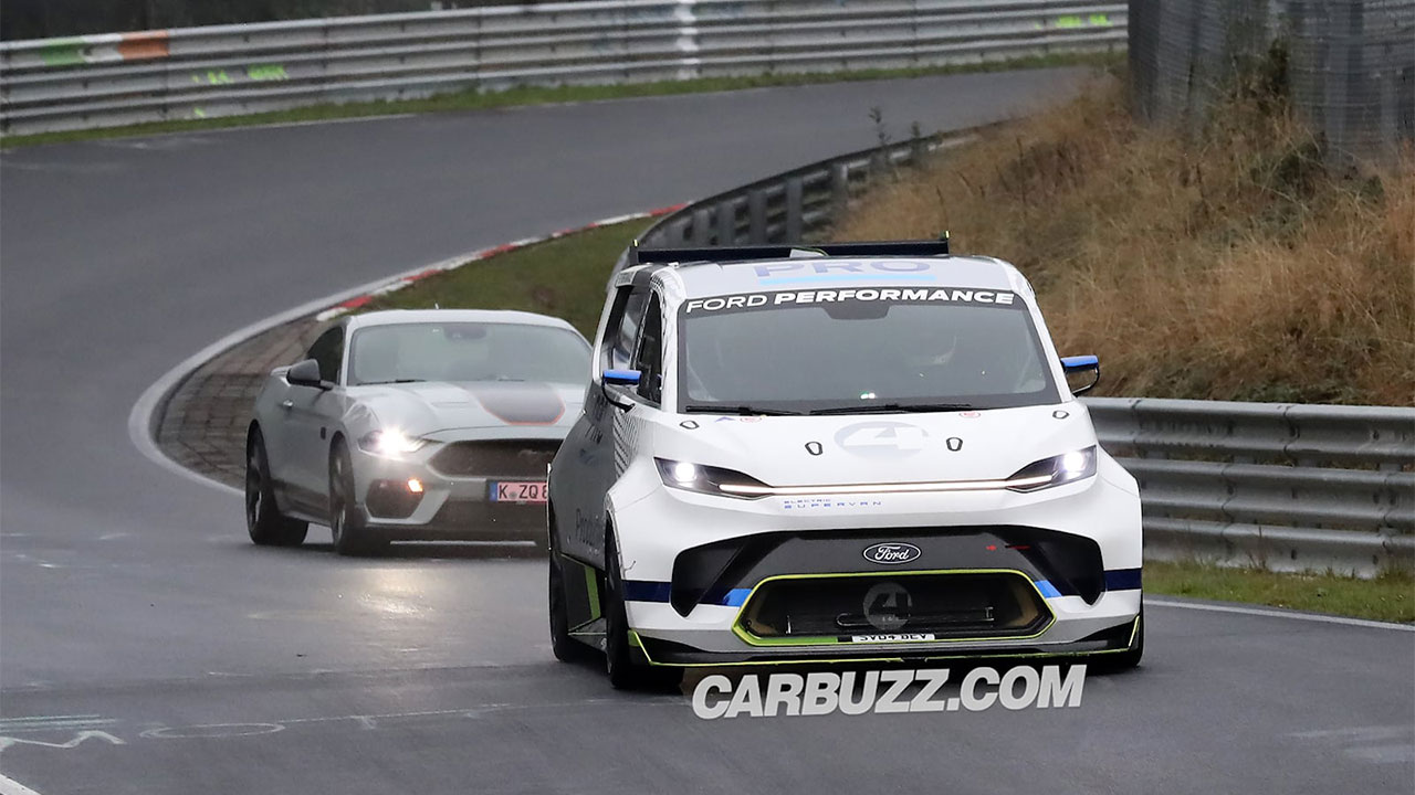 Levent Tuna imzalı Ford Pro Electric SuperVan Nordschleife'a çıktı