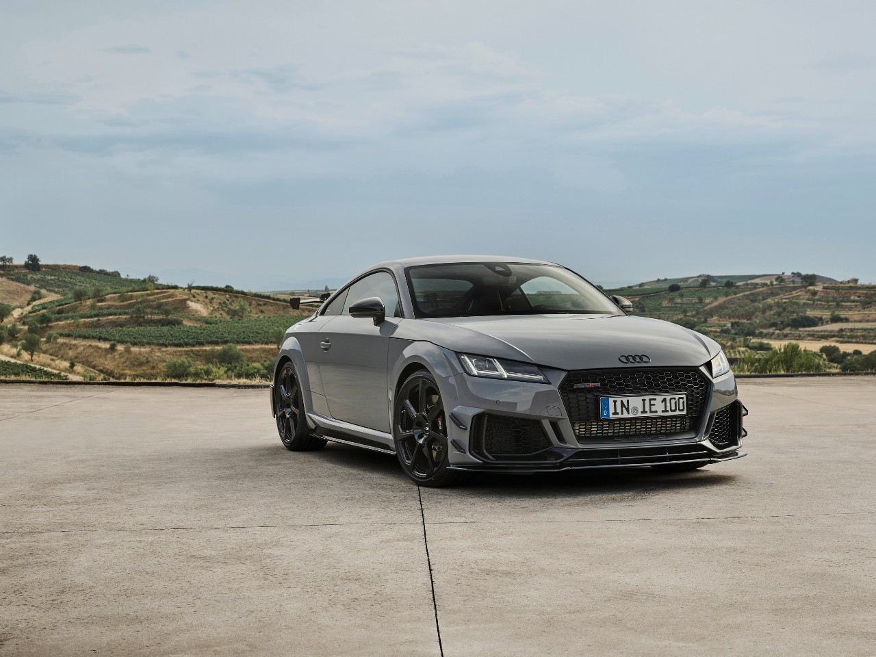 Audi TT RS Coupe Iconic Edition2 sınırlı üretimi ile tanıtıldı - LOG