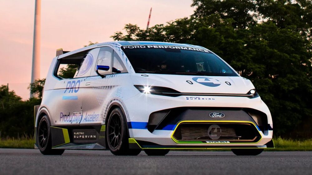 Levent Tuna ile Ford tarihine geçen SuperVan4'ü konuştuk - LOG