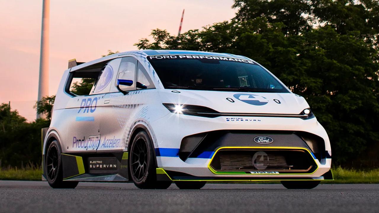 Levent Tuna ile Ford tarihine geçen SuperVan4'ü konuştuk - LOG