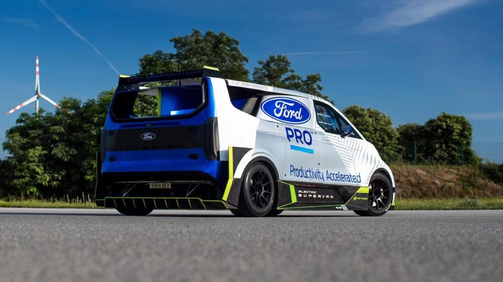 Levent Tuna ile Ford tarihine geçen SuperVan4'ü konuştuk - LOG