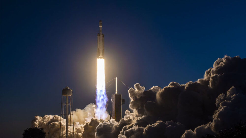 SpaceX, 2023'ün Falcon Heavy merkezli ilk görevini yaptı