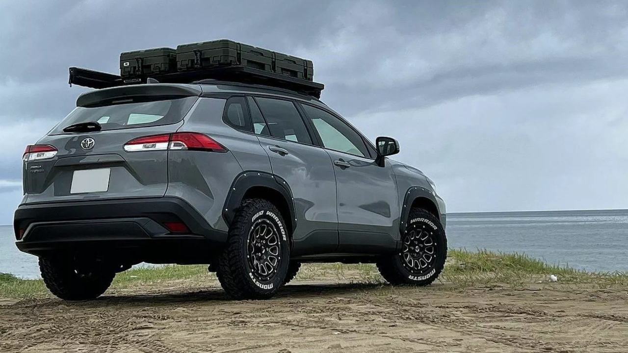 Toyota Corolla Cross için arazi odaklı modifikasyon kiti - LOG