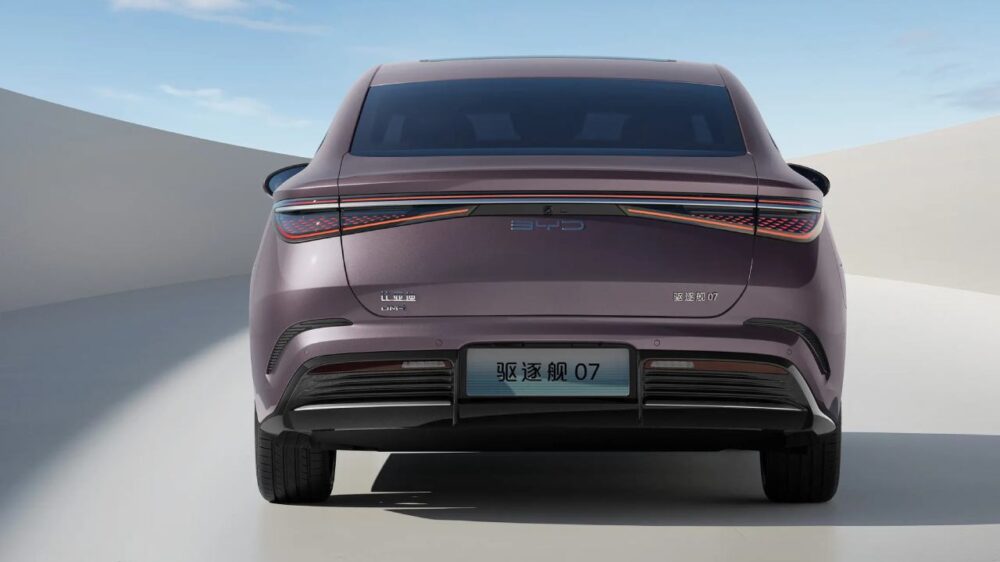 BYD Chaser 07; Çinli markadan 200 km menzilli hibrit sedan - LOG