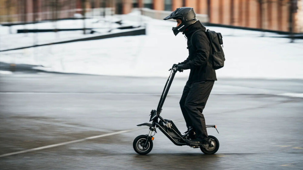 Acer markası Predator imzalı bir elektrikli scooter tanıtıldı - LOG