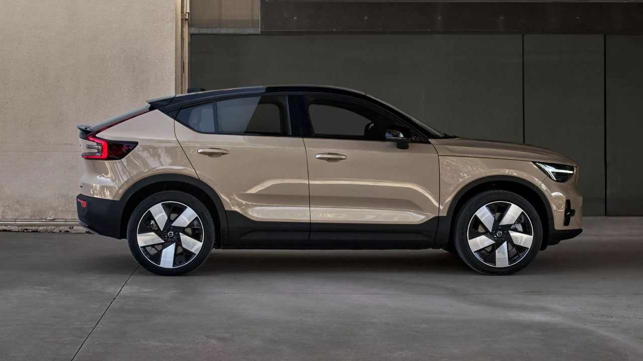 "Recharge" tarih oldu: 2025 Volvo EX40 ve EC40 tanıtıldı - LOG