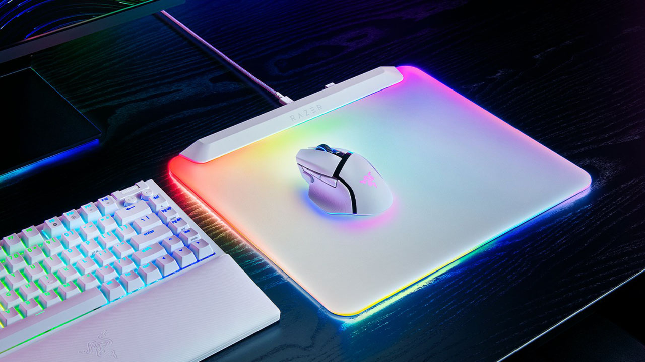 Razer'dan RGB sevenlere özel yeni bir mouse pad geldi - LOG