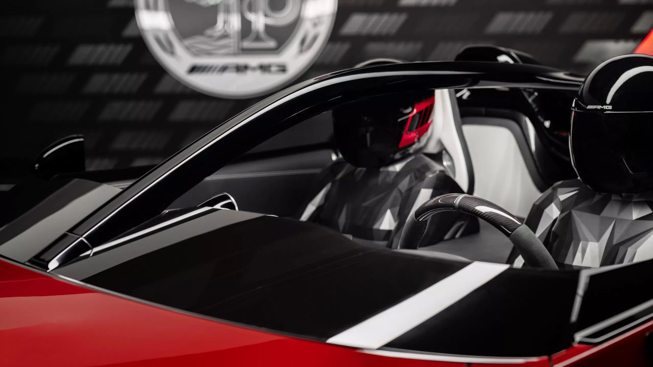 Mercedes-Benz, Mythos serisinin ilk üyesini tanıttı: "PureSpeed"