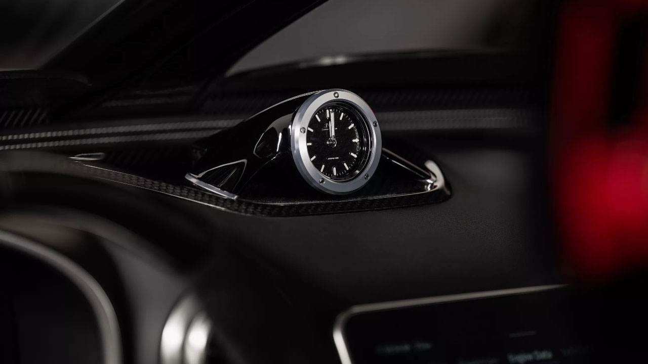 Mercedes-Benz, Mythos serisinin ilk üyesini tanıttı: "PureSpeed"