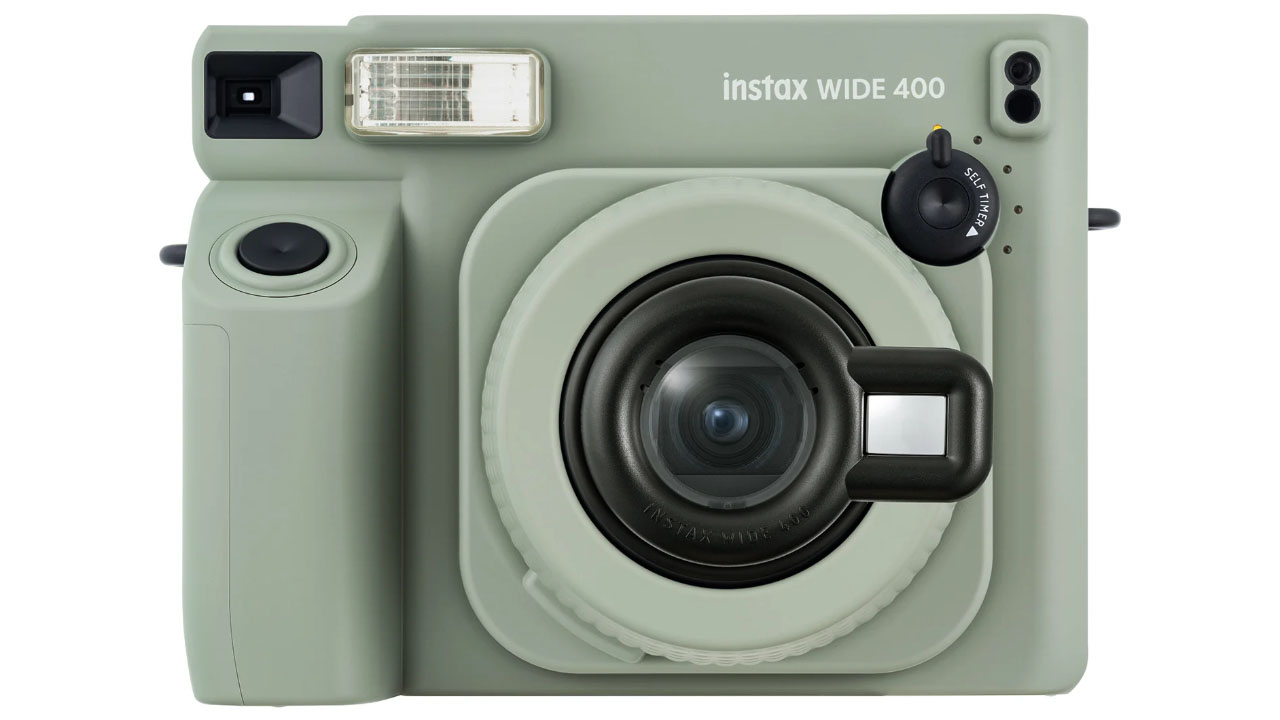 Fujifilm Instax Wide 400 ve Pentax 17 fotoğraf makineleri tanıtıldı