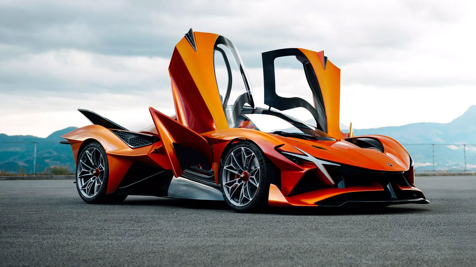 Piste özel V12 motorlu yeni canavar: "Apollo EVO" - LOG