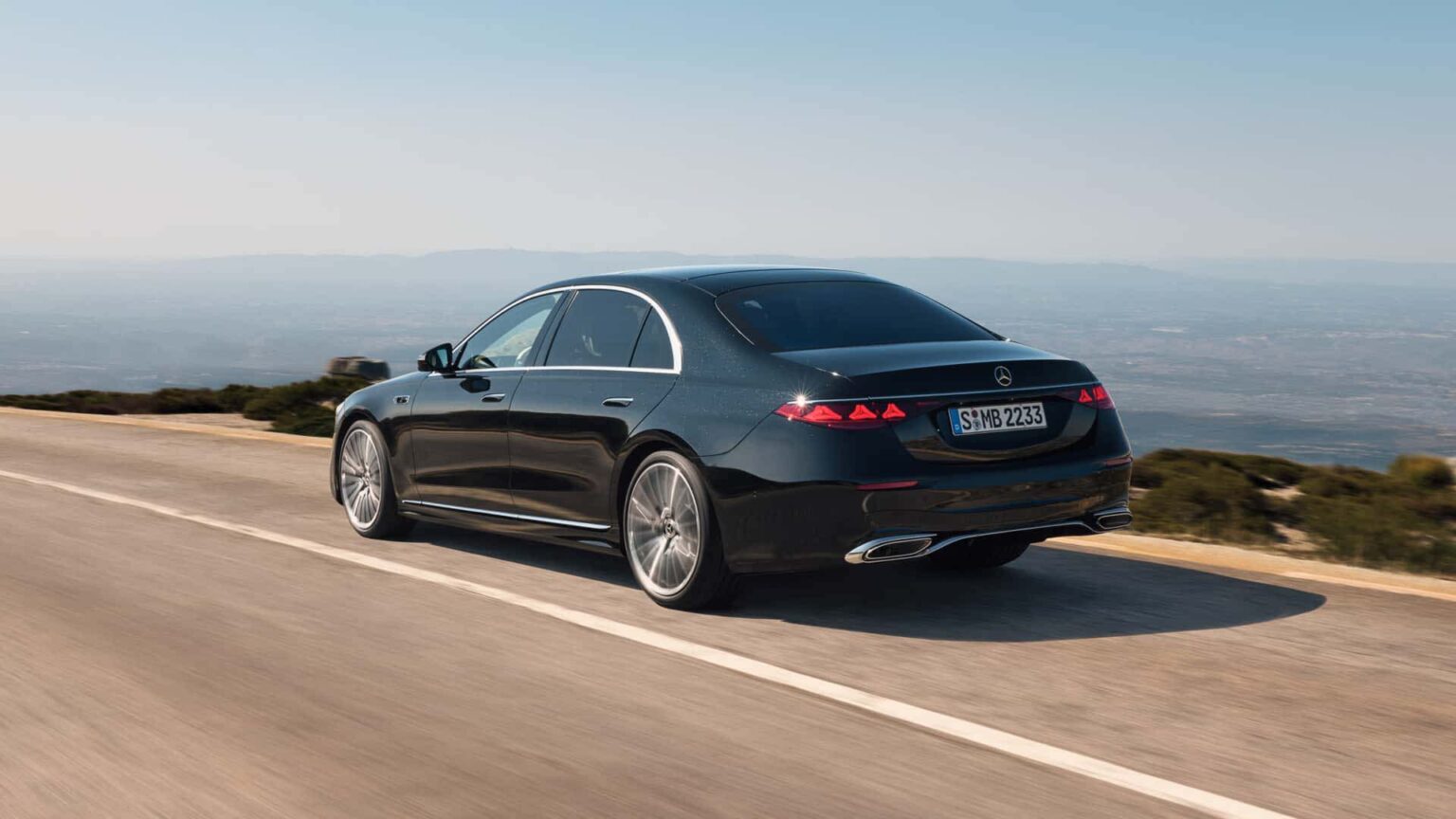 Yeni Mercedes-Benz S-Class resmi olarak görücüye çıkarıldı